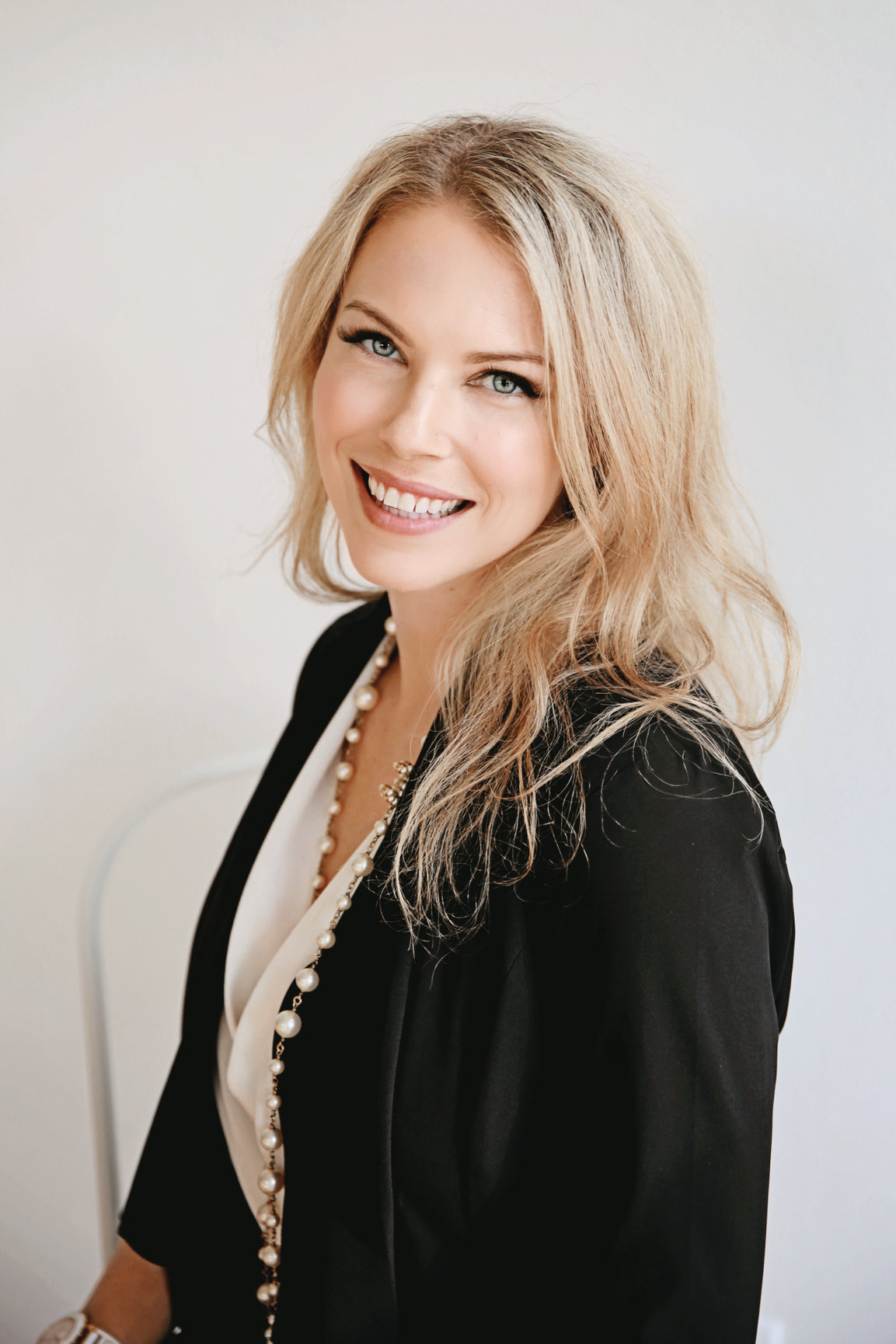 HEAD SHOTS/ PORTRAITS - Julie Patterson