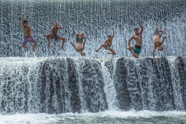 Freezing action in Bali - Jim Zuckerman photography & photo tours