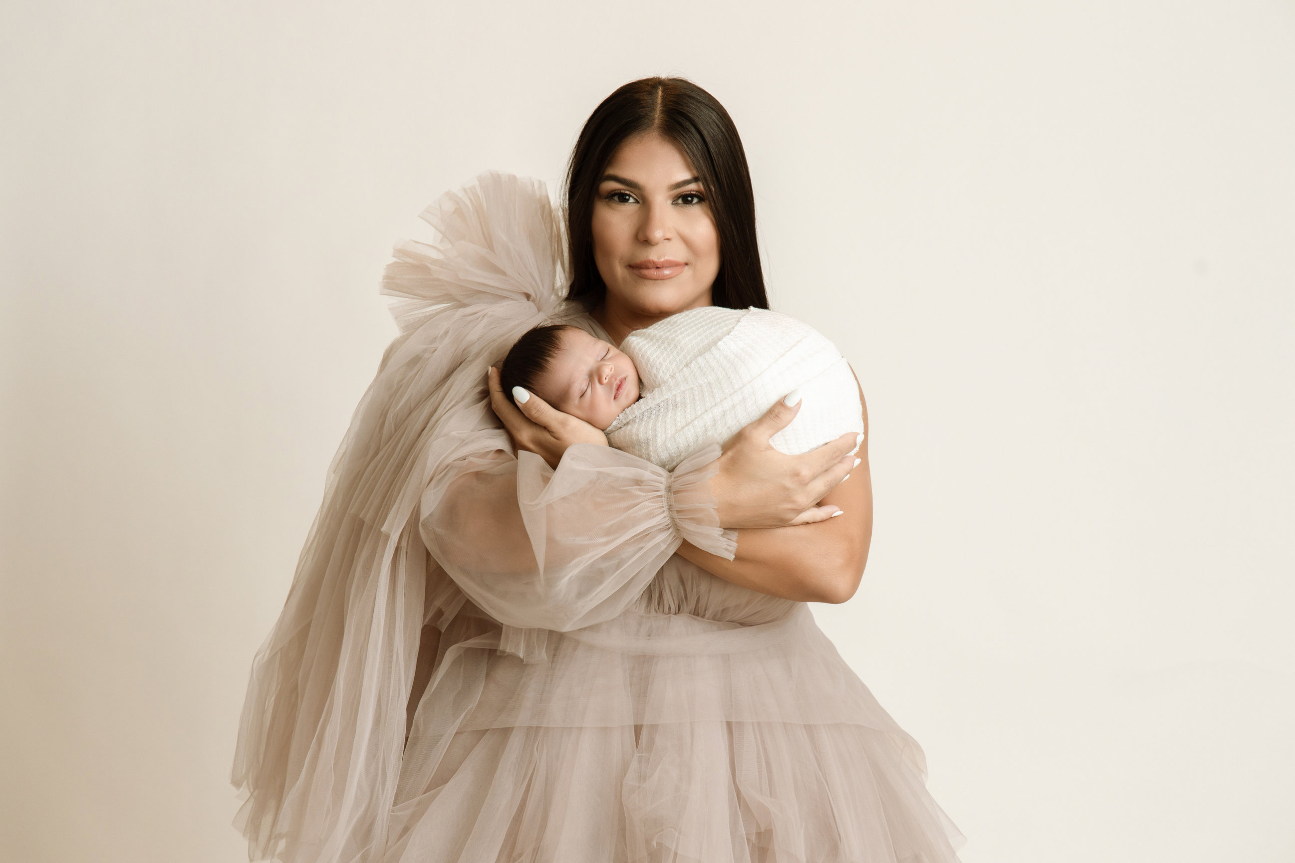 NEWBORN - Pics with Love Photography