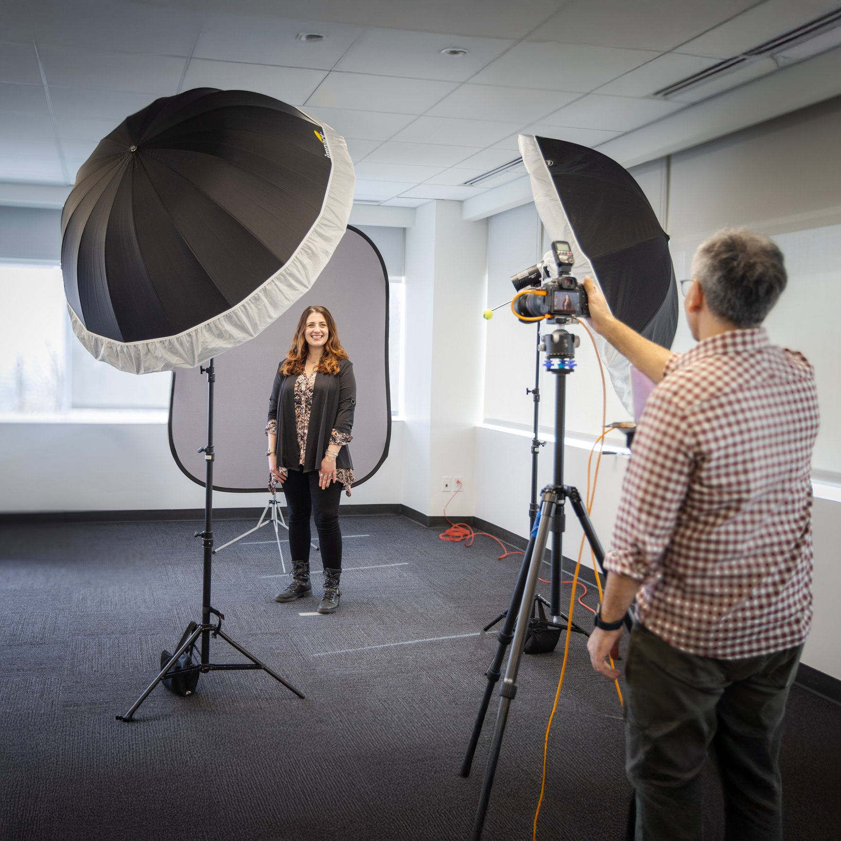📸 High-Volume Headshots at Conferences & Trade Shows — Made Easy by ...