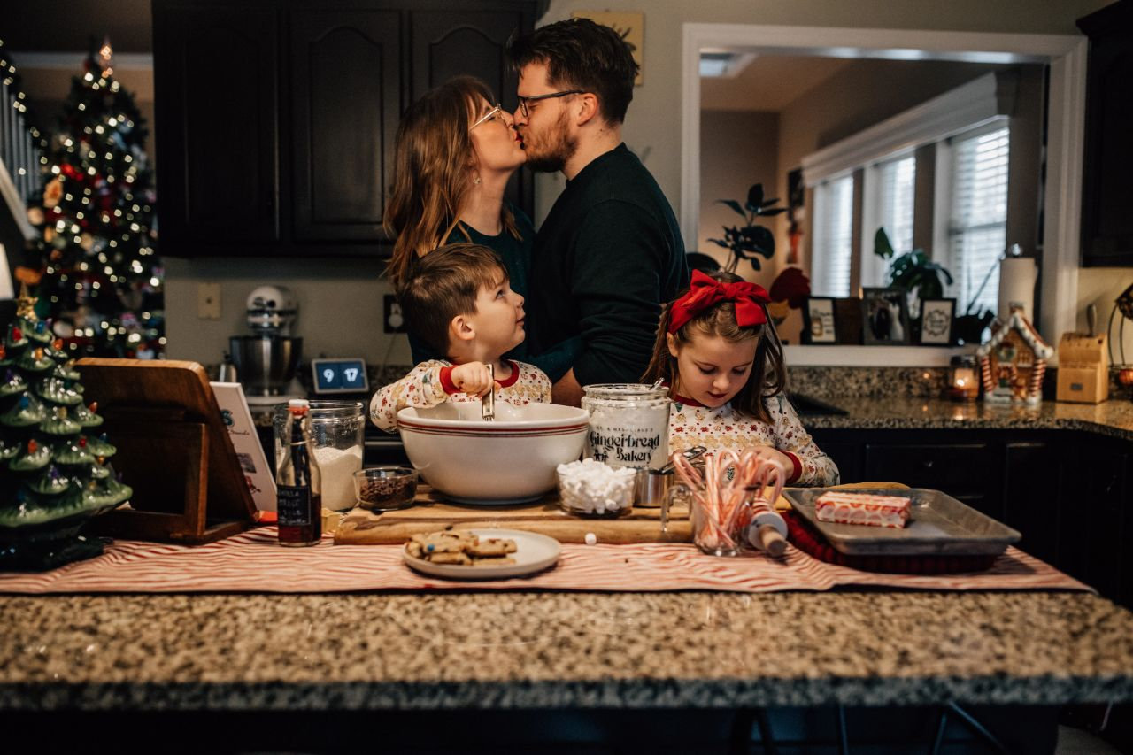 Starting New Family Traditions - Animal House Photography