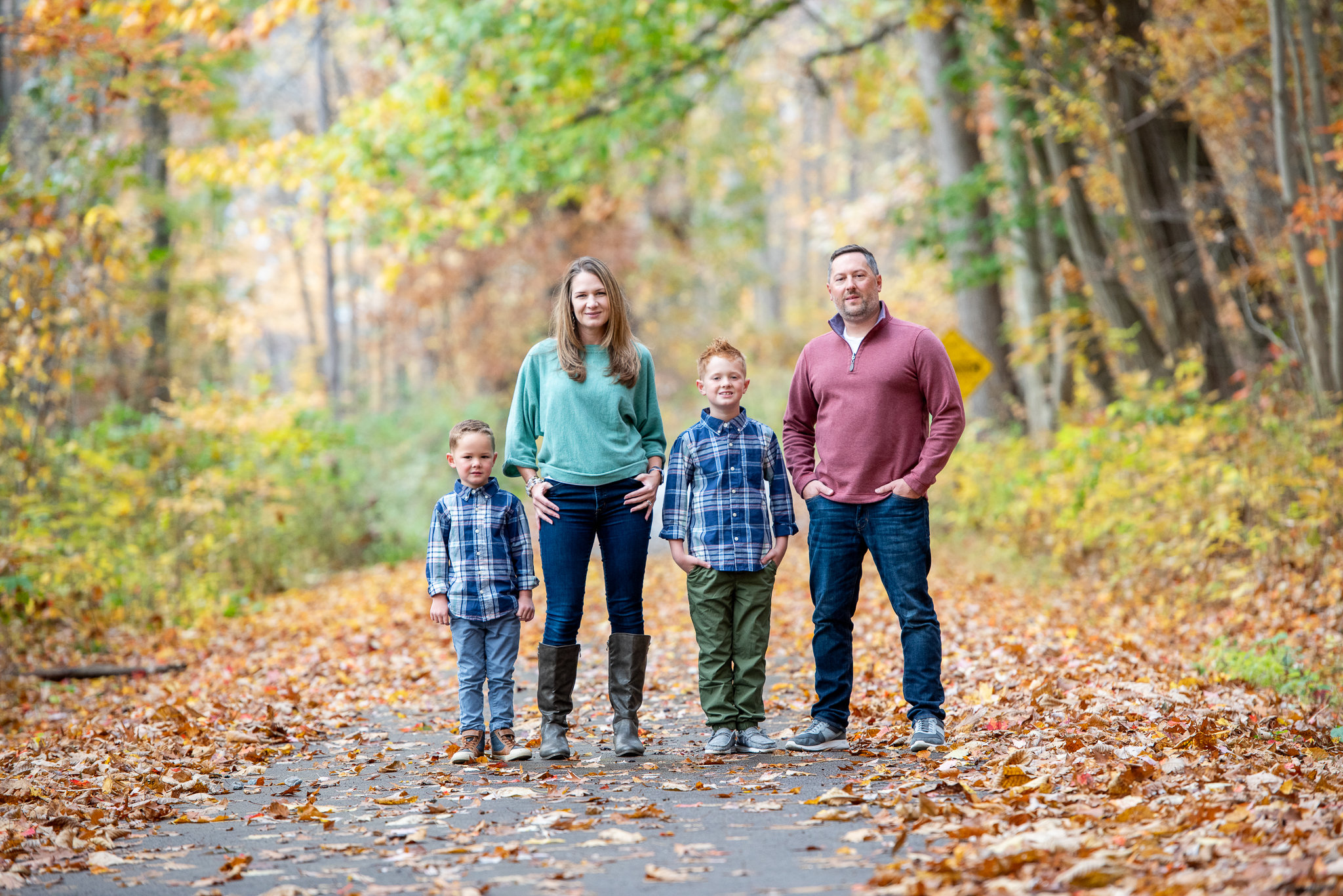 Justin & Julie Fall Family Photos - Elaina Eppinger Photography