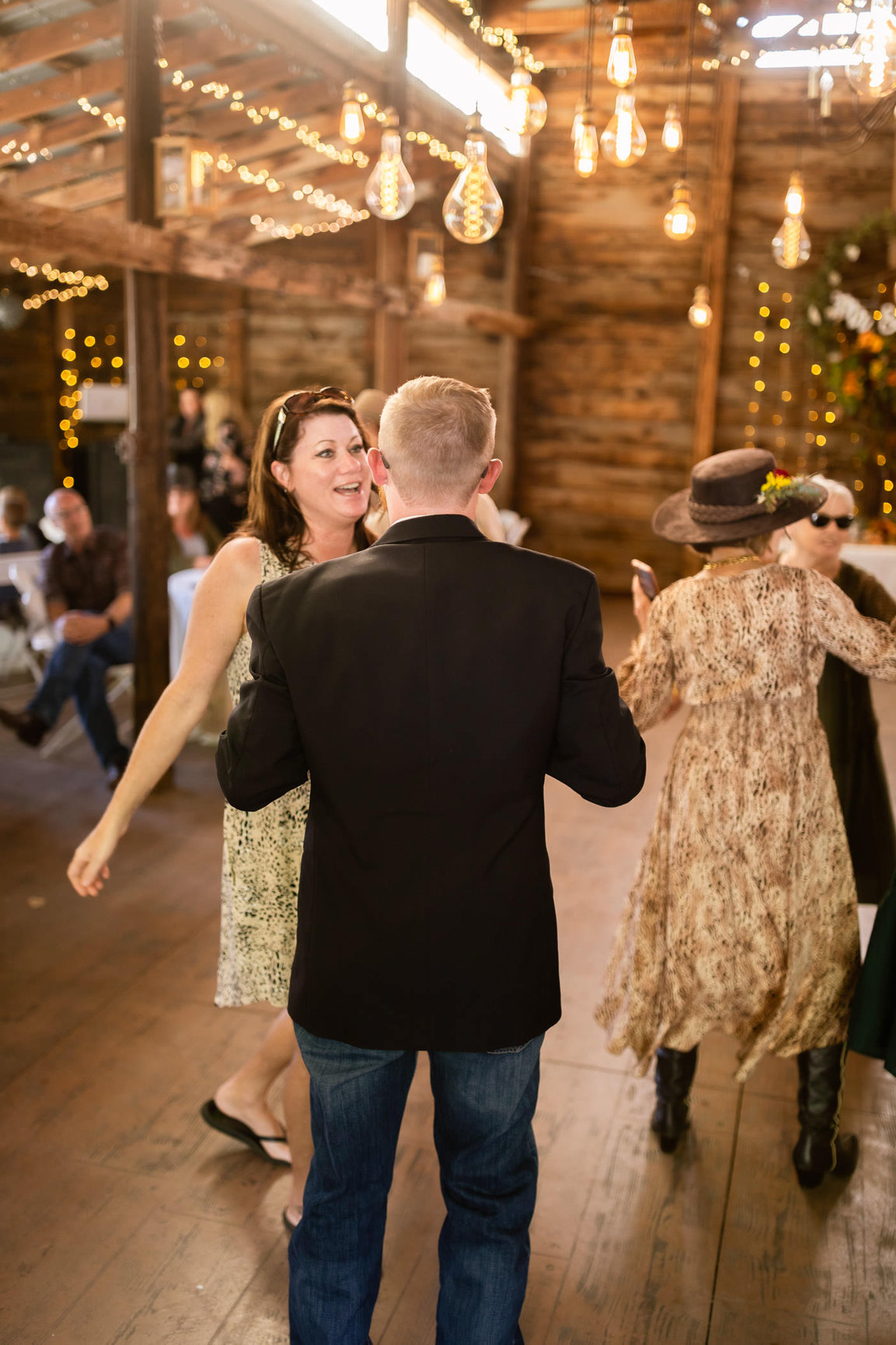 Red Barn Wedding at Sentimental Journey - Kate Brown Photography