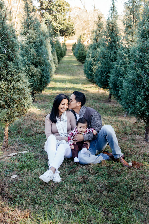 Christmas Farm Mini Sessions - Victoria Rudenko Photography