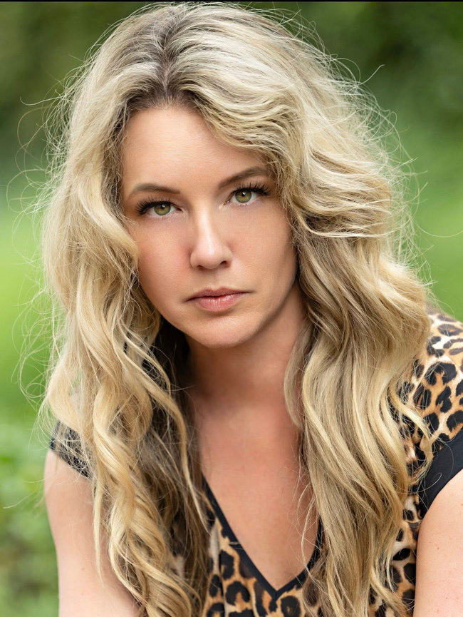 Brooke Armstrong - Red Models & Talent