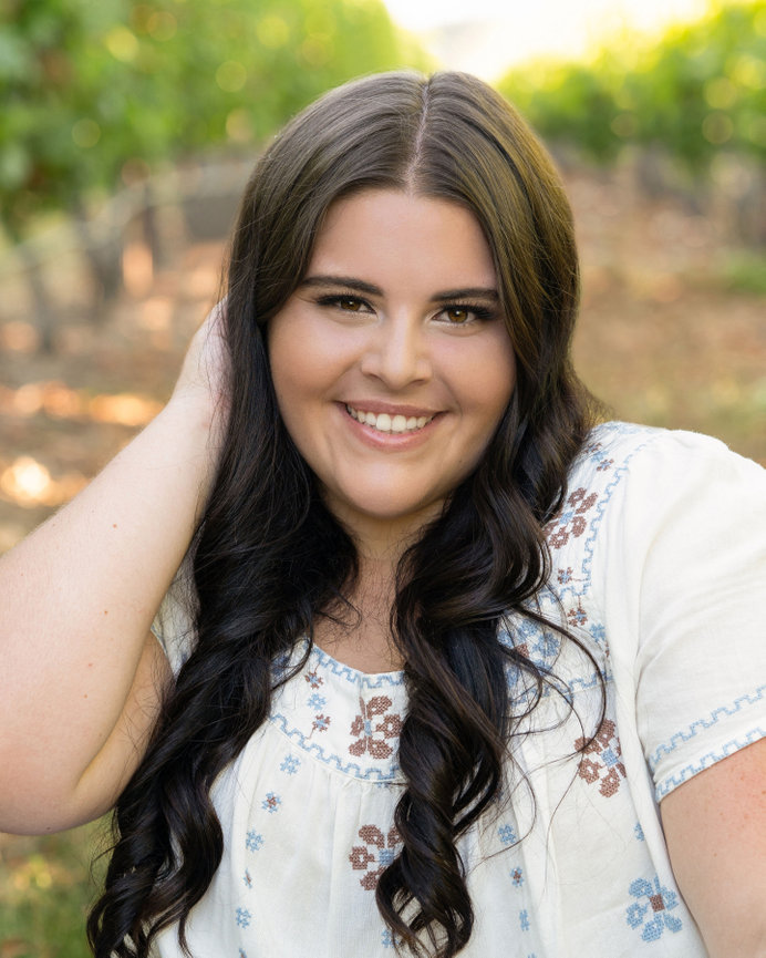 Silverton OR Senior Portraits| Annie Smith Photography