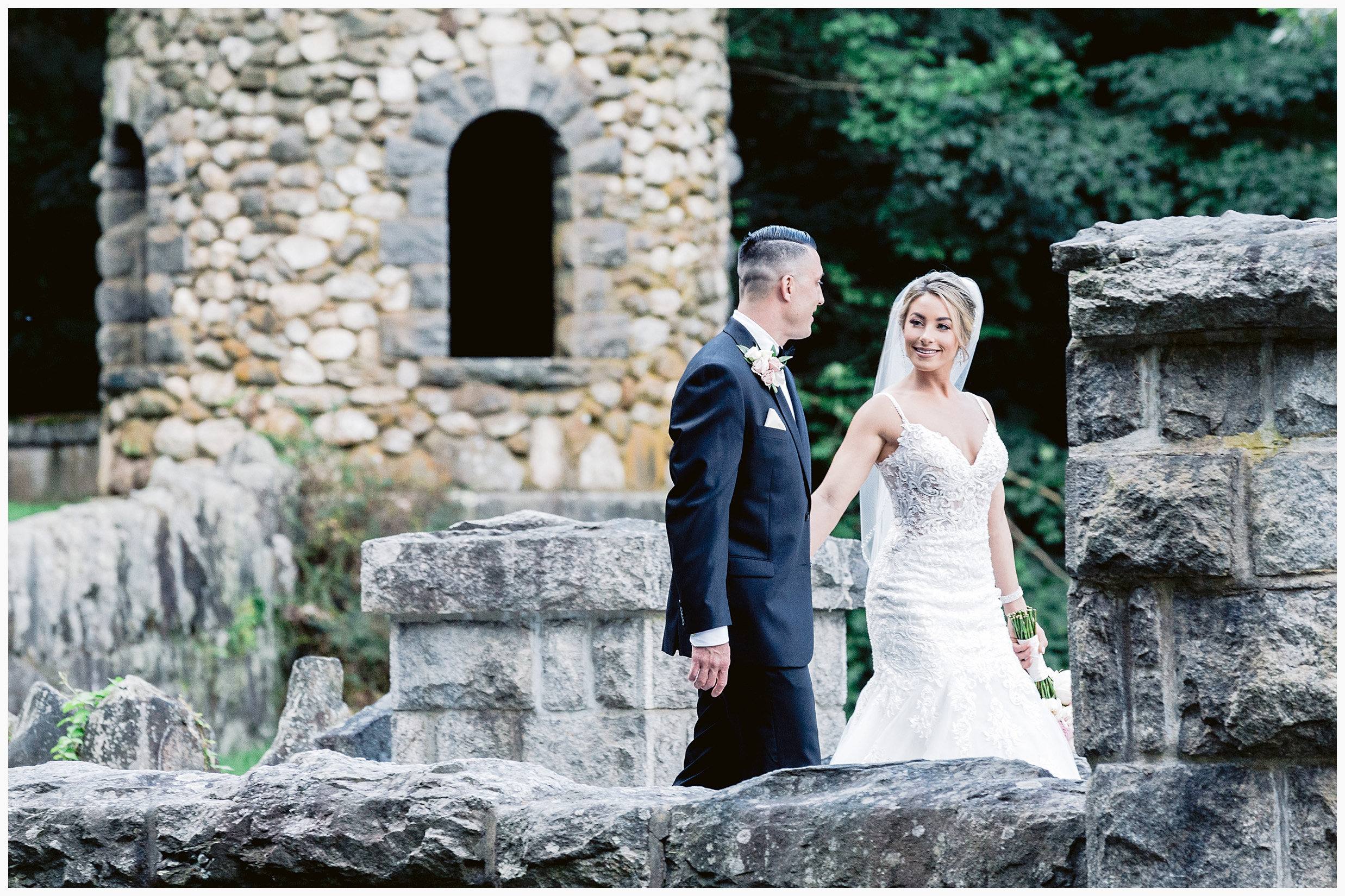 Best Searles Castle wedding photos l Sally Carpenter Photography