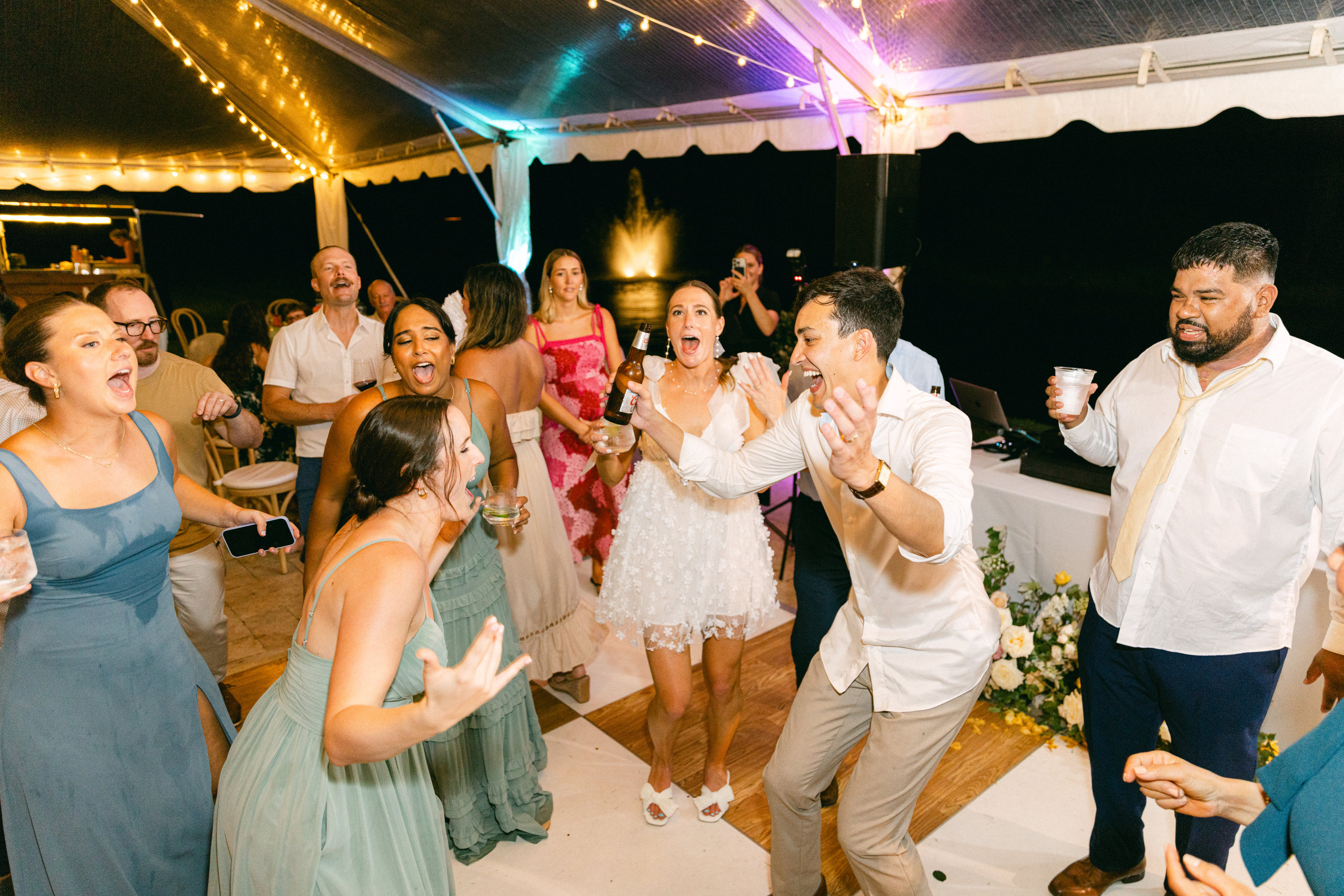 Old Wide Awake Summer Wedding - Ava Moore Photography