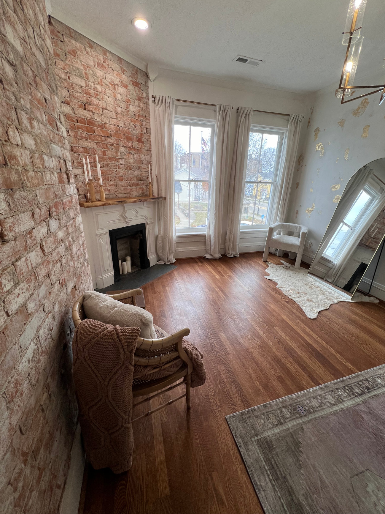 Vail Studio - Second & Main Studios