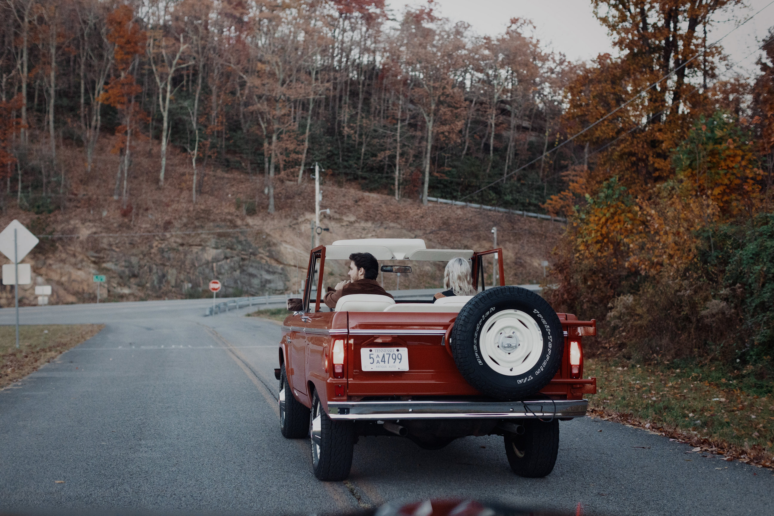 Creative Couple's Shoot with Vintage 1977 Bronco, Eastern Kentucky ...