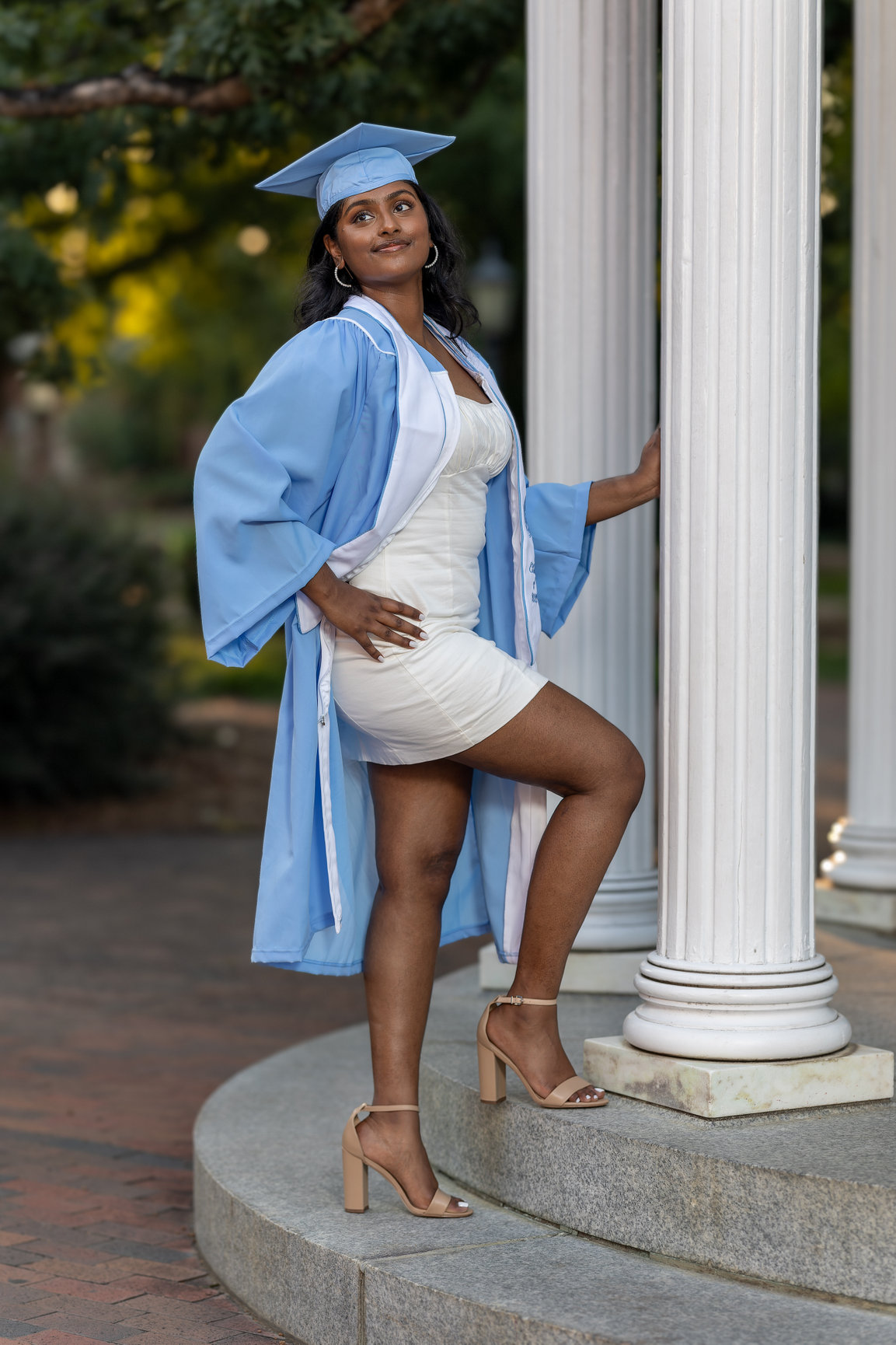 Graduation photo session in the UNC, Chapell Hill - Light Breeze ...